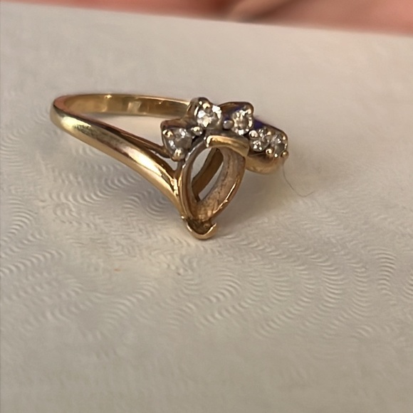 American Vintage | Jewelry | 4k Yellow Gold Sz 725 Ladies Ring W Five ...